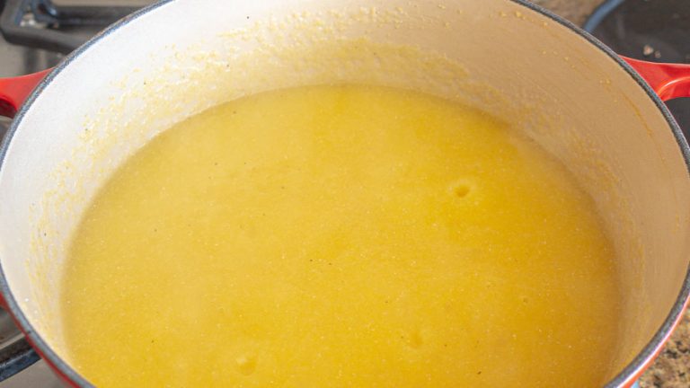 Polenta Cremosa Tradicional: A Receita Perfeita - Receitas Práticas